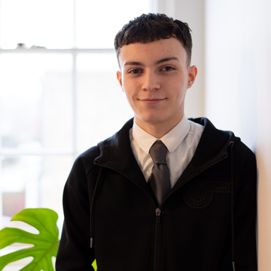 Oscar Mackman | Business Administrator Apprentice - Mackman